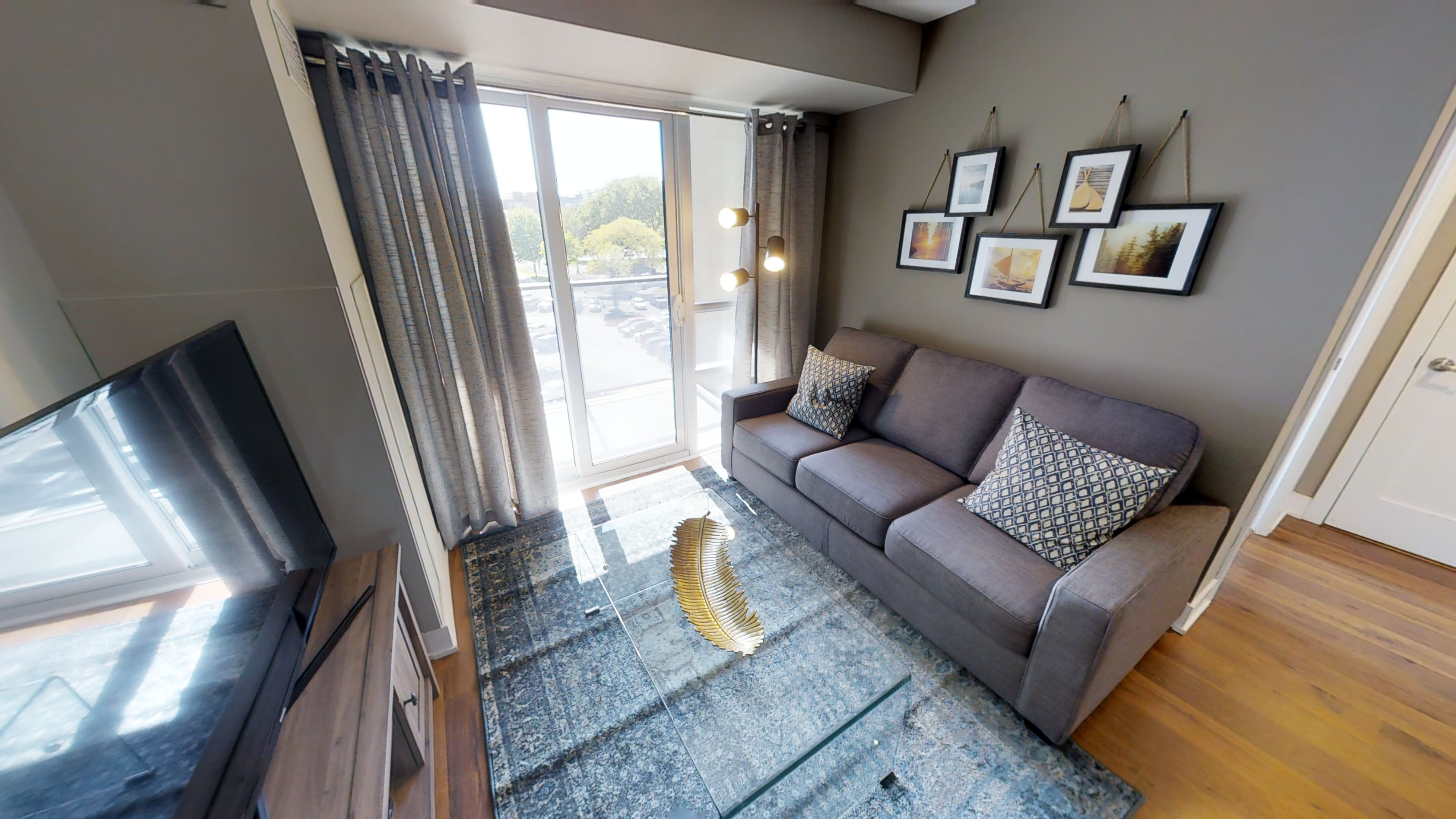 Charming 3-br Condo In Dr Toronto - Mississauga